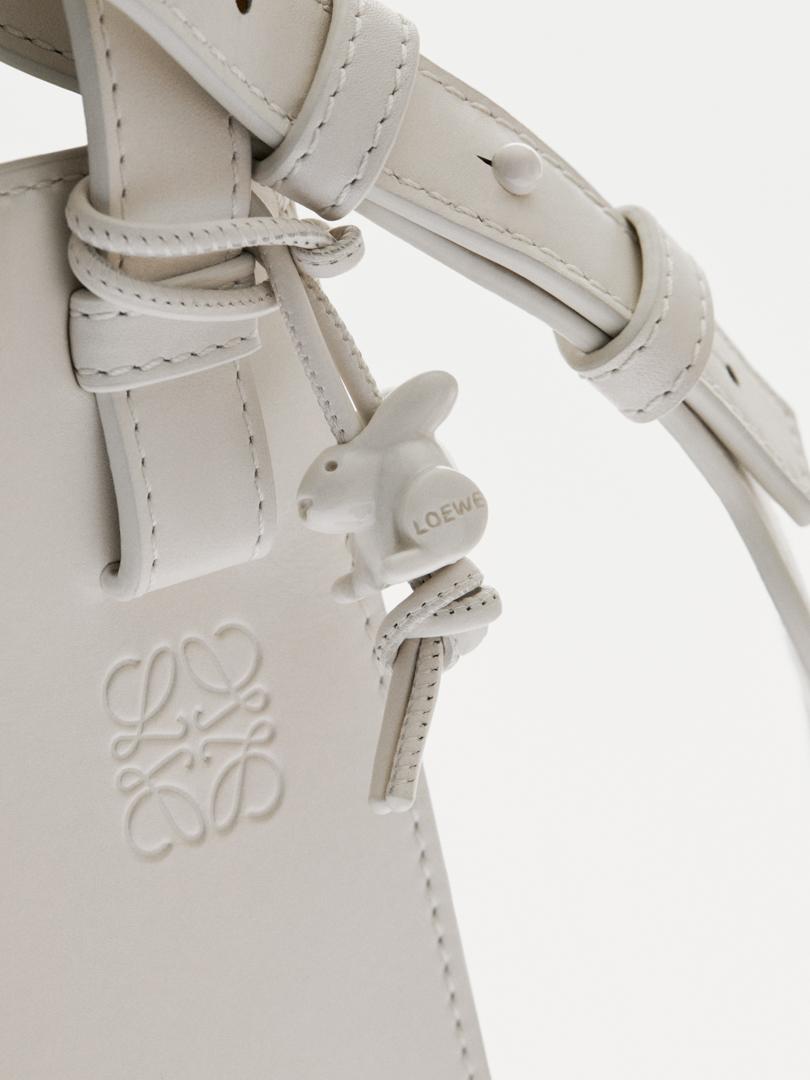 Making Of Bunny Charm for Loewe - Sample - Talent & Production